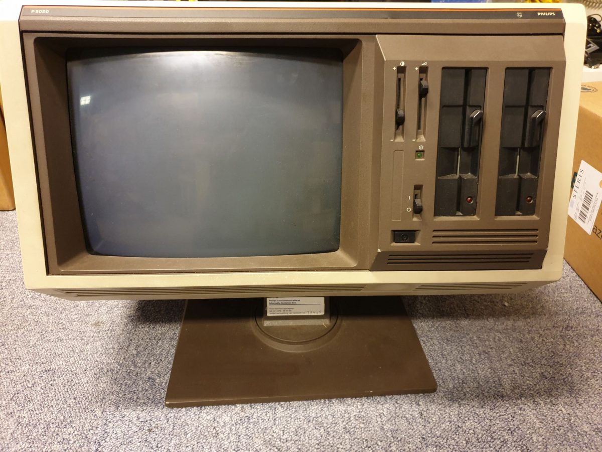 Philips P5020 - HomeComputerMuseum