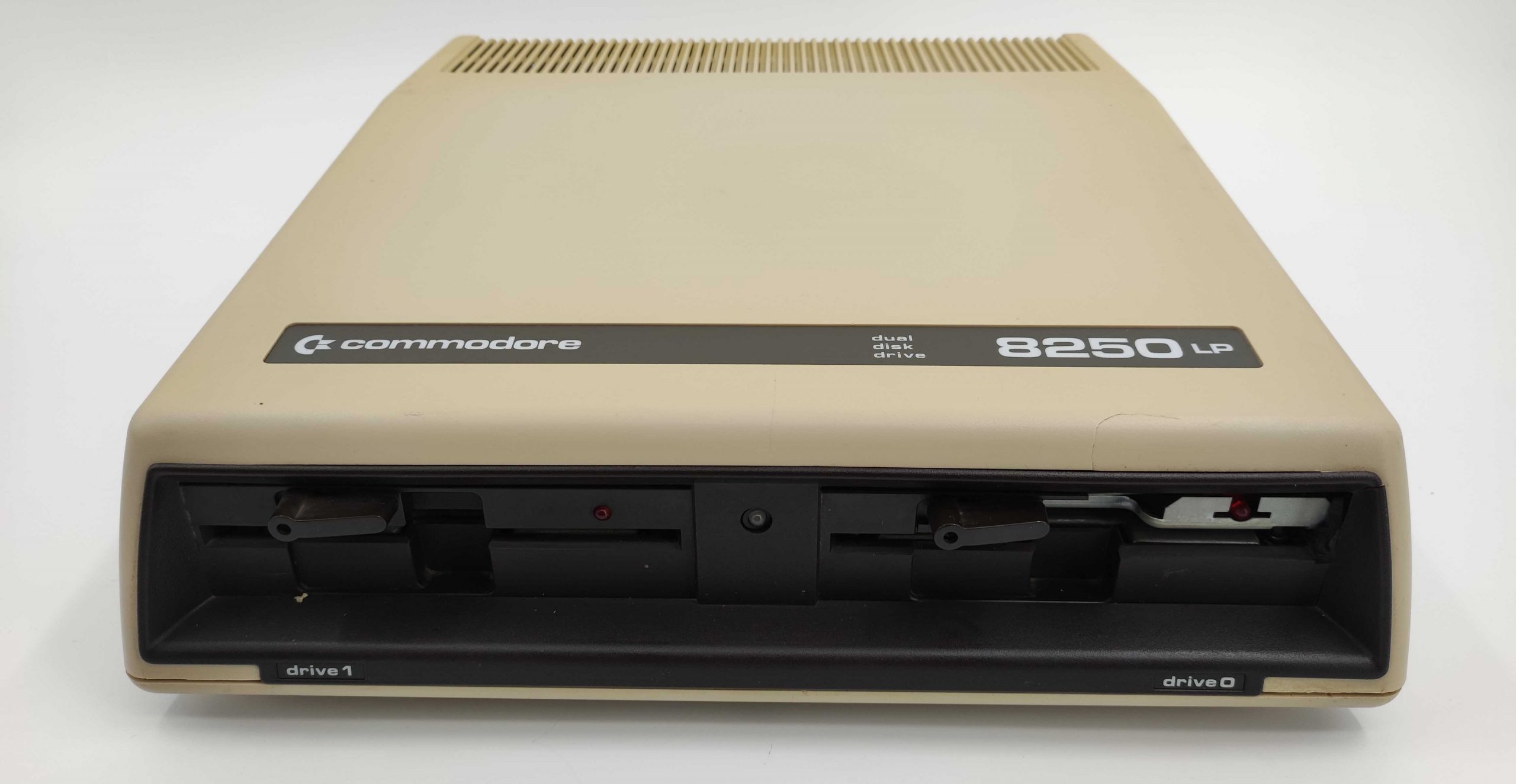 HomeComputerMuseum - Commodore 8250 LP