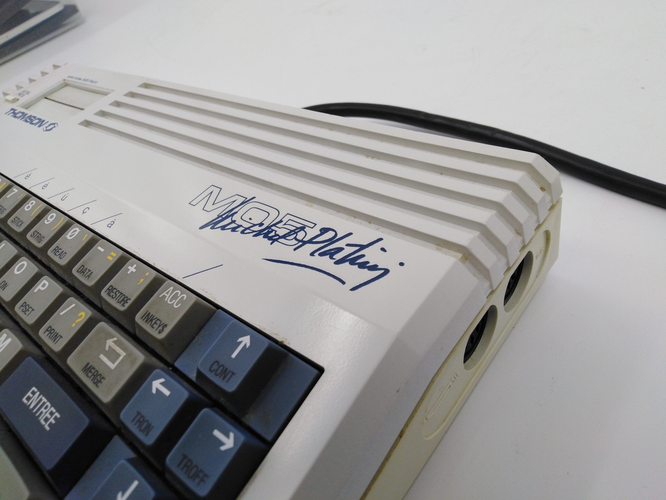 HomeComputerMuseum - Thomson MO5 Michel Platini Editie
