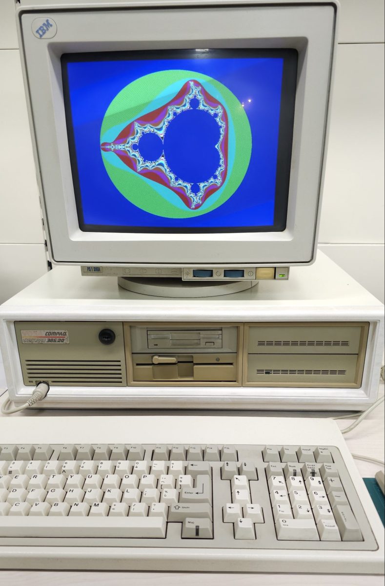 HomeComputerMuseum - Compaq Deskpro 386/20