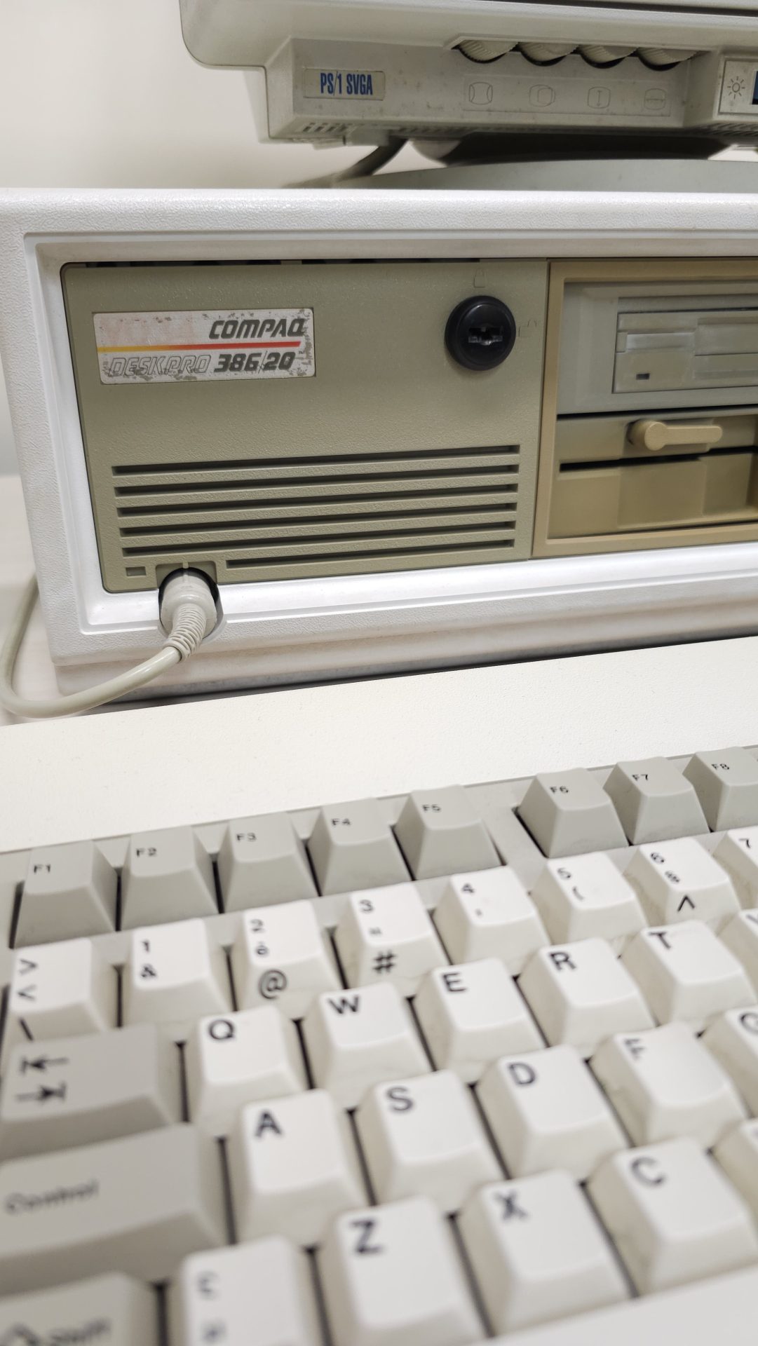 HomeComputerMuseum - Compaq Deskpro 386/20
