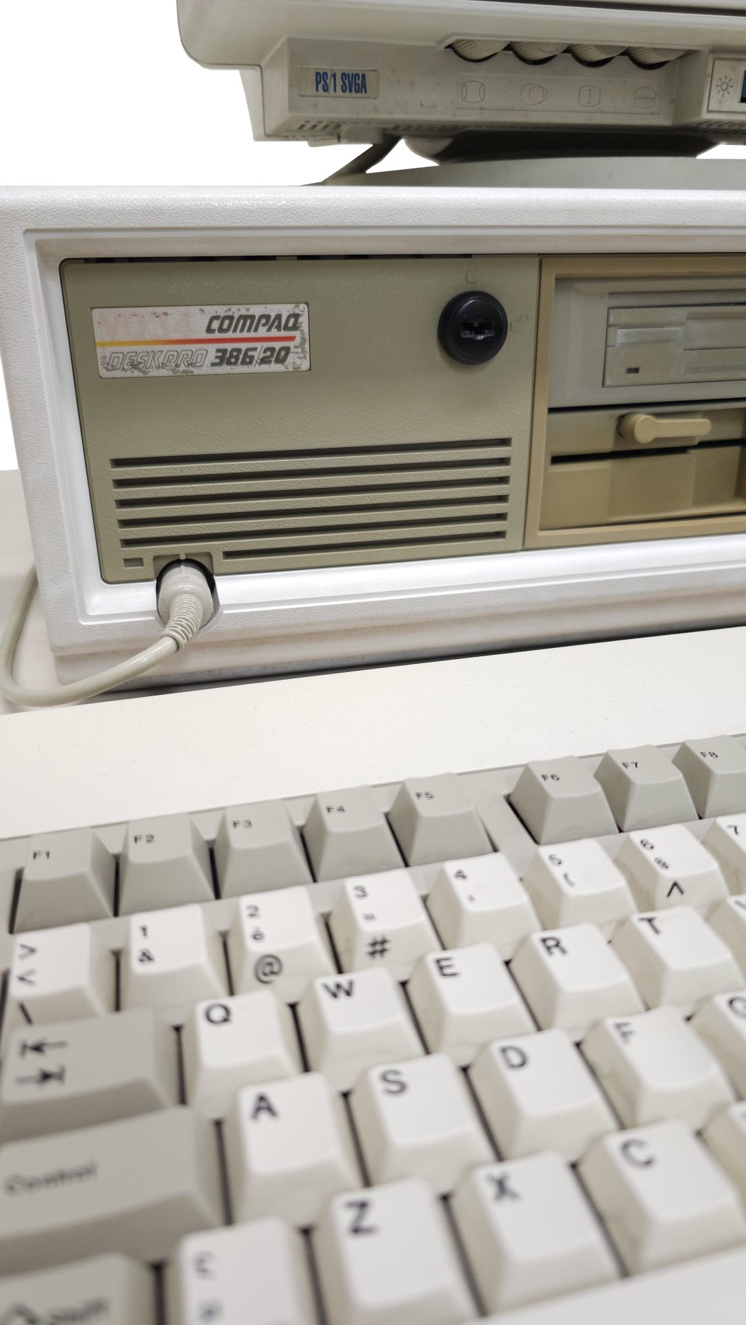 HomeComputerMuseum - Compaq Deskpro 386/20